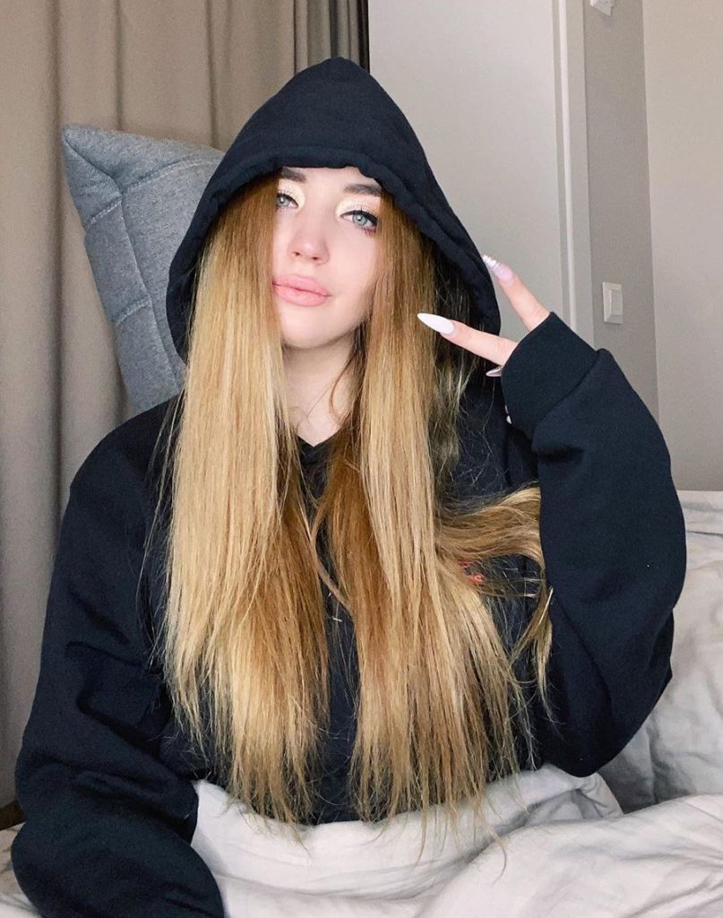 Anna Porter: biography, personal life (boyfriend), photo