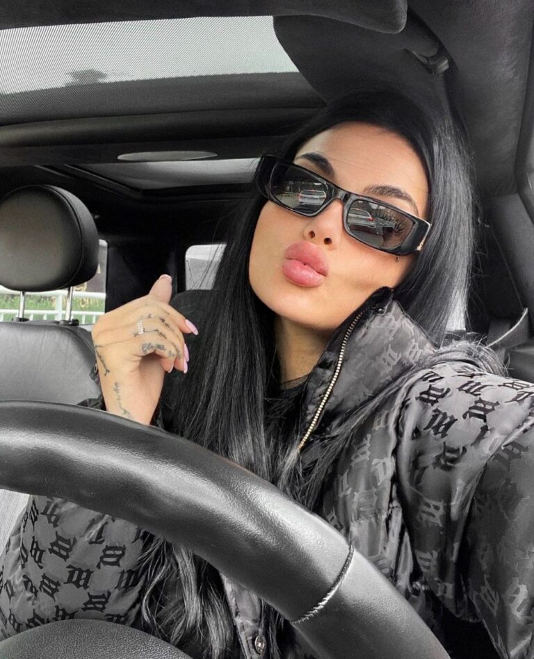 Zusje (Kamila Smogulecka): Biography, MMA Fight Stats, Net Worth, Wiki